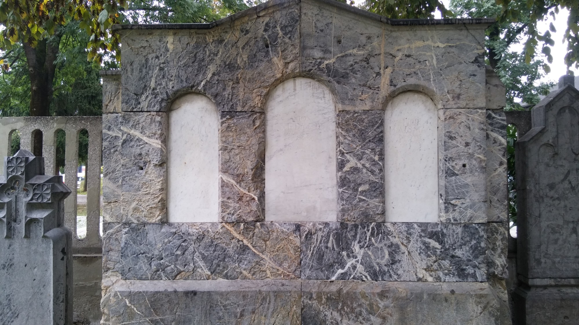 Spominski park Navje – Momus