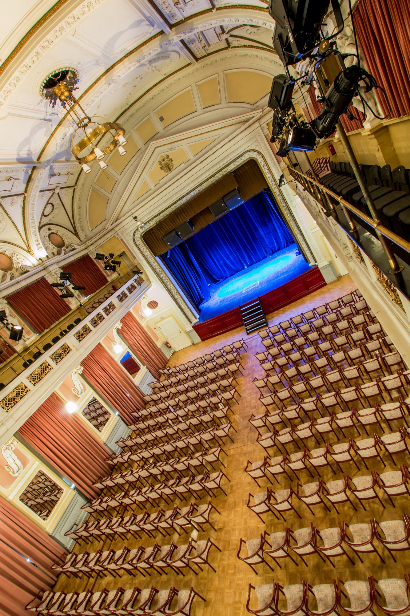 Narodni dom Maribor – Maribor National Hall – Momus