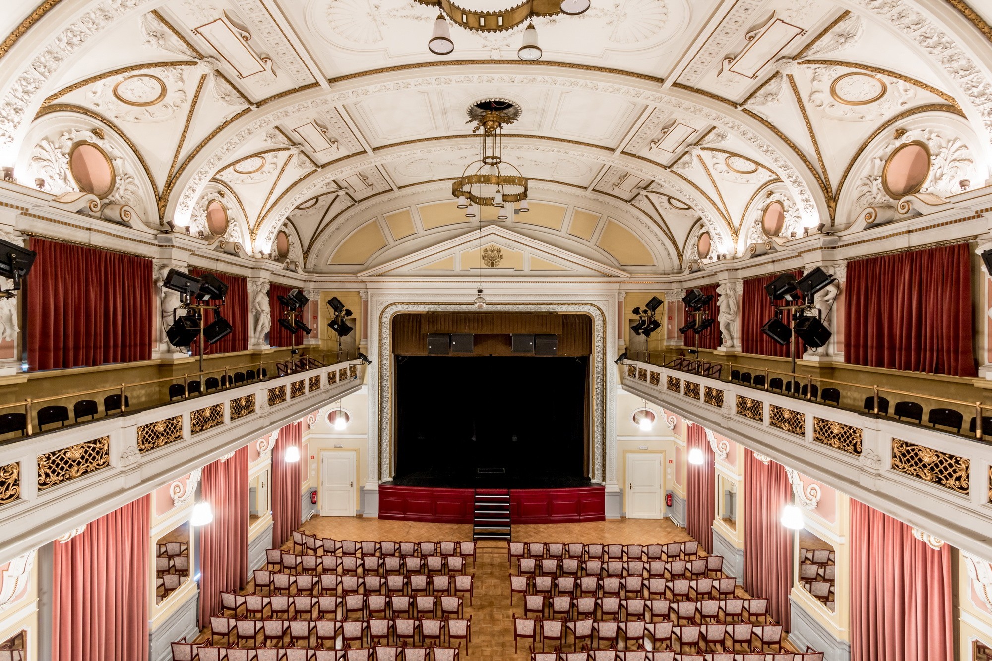 Narodni dom Maribor – Maribor National Hall – Momus