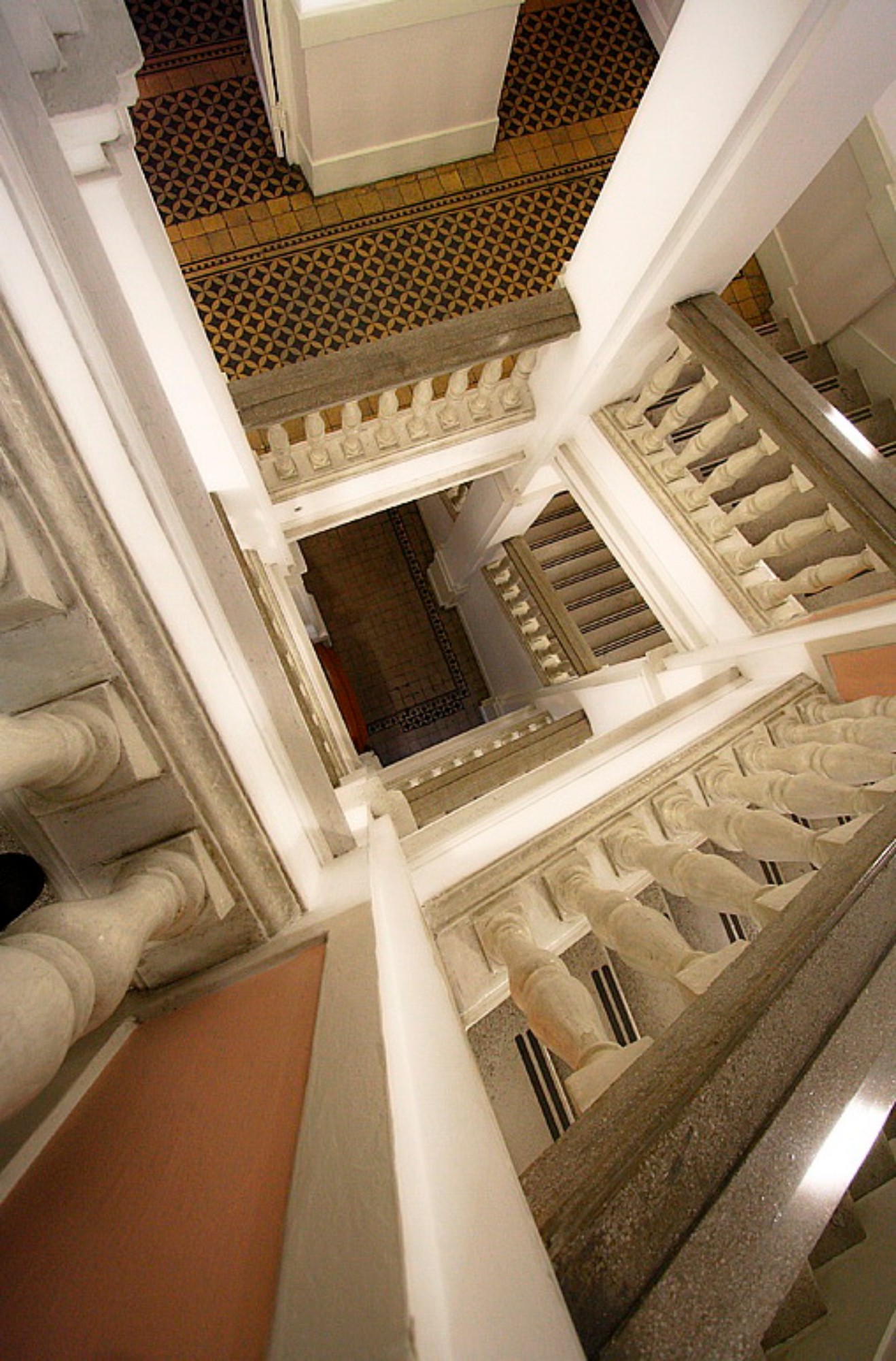 Narodni dom Maribor – Momus